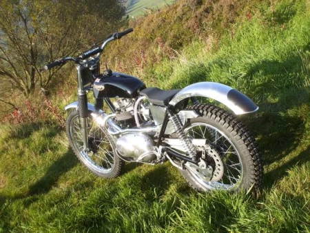 PRE 65 VINTAGE - Triumph Twins 400cc Trials - £8,995