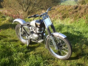PRE 65 VINTAGE - Triumph Twins 400cc Trials - £8,995
