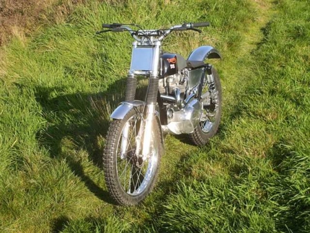 PRE 65 VINTAGE - Triumph Twins 400cc Trials - £8,995