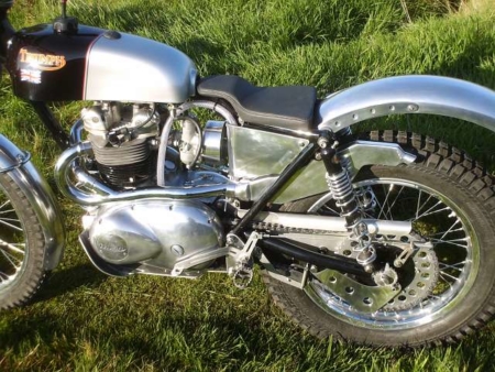 PRE 65 VINTAGE - Triumph Twins 400cc Trials - £8,995