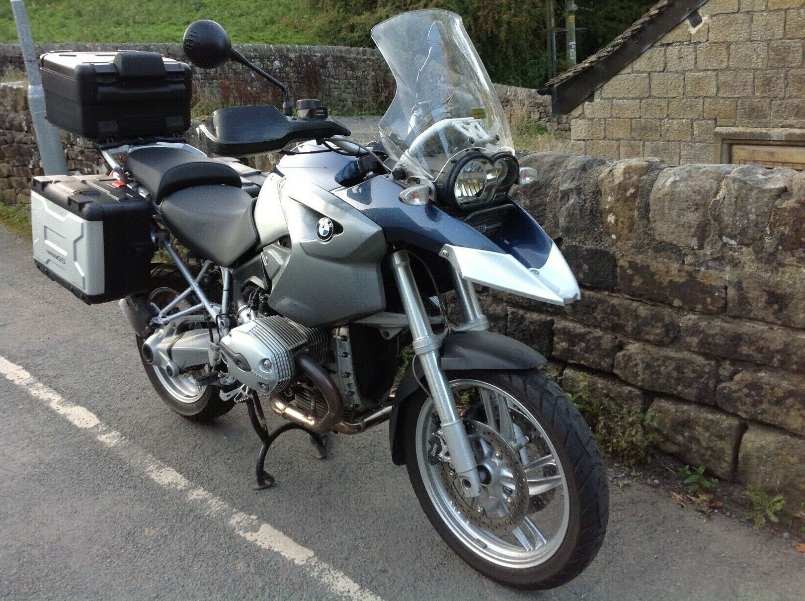 05 BMW R 1200 GS UNMARKED METALIC SILVER & BLUE WITH FULL LUGGAGE BOXES ...
